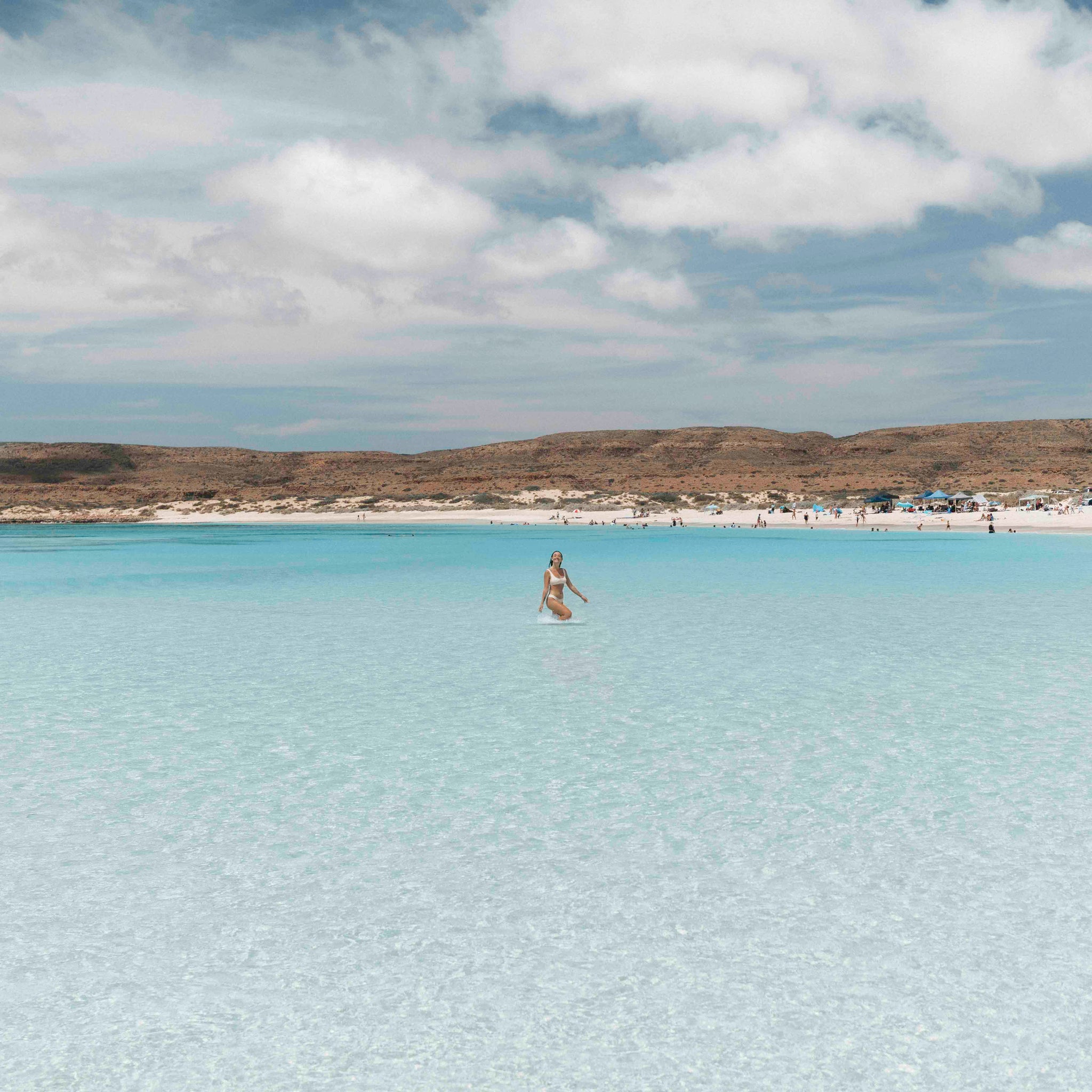 Travel – Lola Hubner